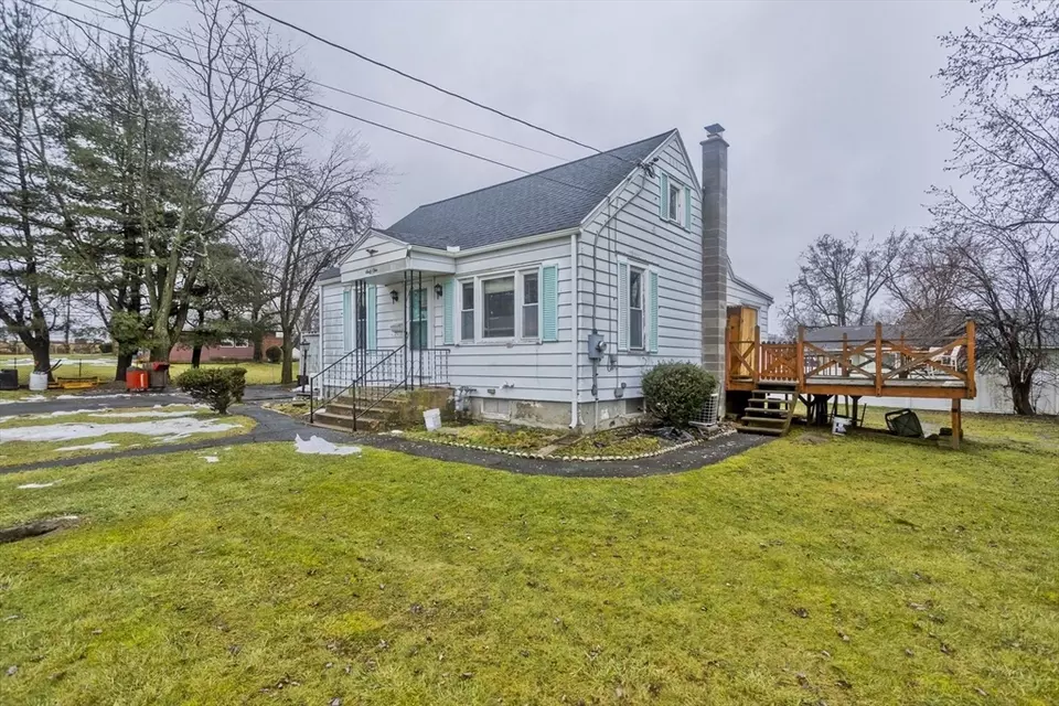 61 Montello Rd, Chicopee, MA 01013 | 20 Photos - Movoto