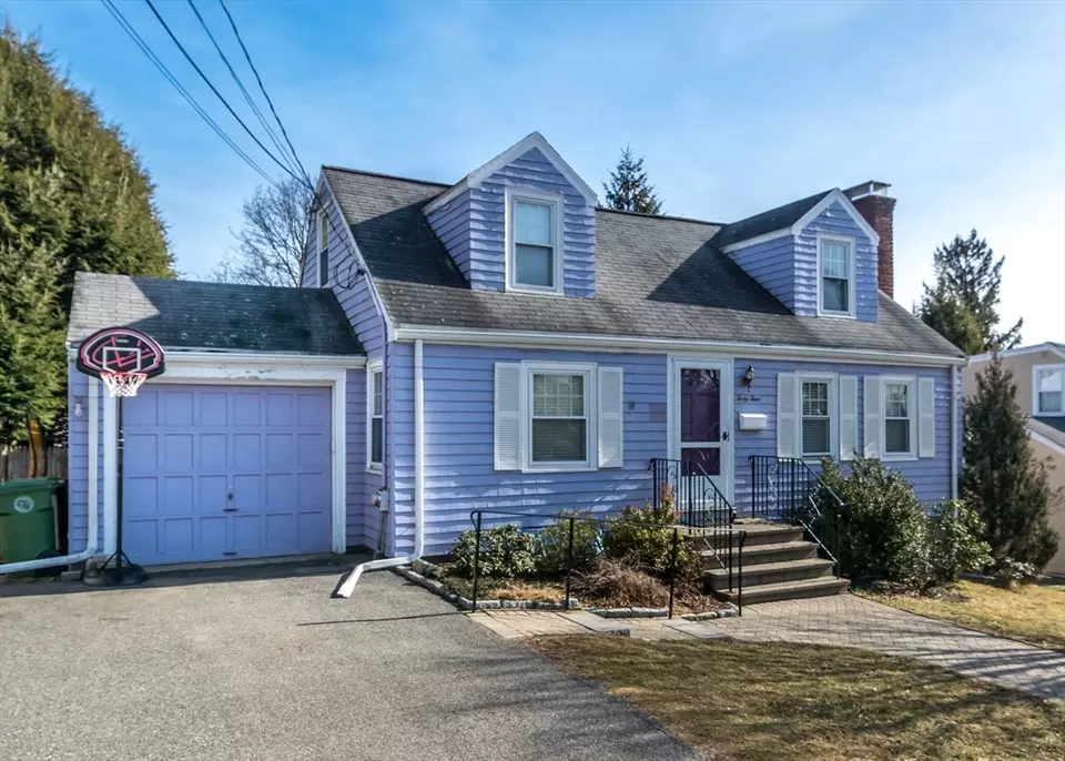 44 Pilgrim Rd, Watertown, MA 02472 | 6 Photos - Movoto