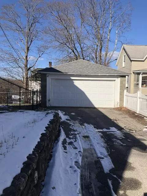 366 Main St, Clinton, MA 01510 | 31 Photos - Movoto