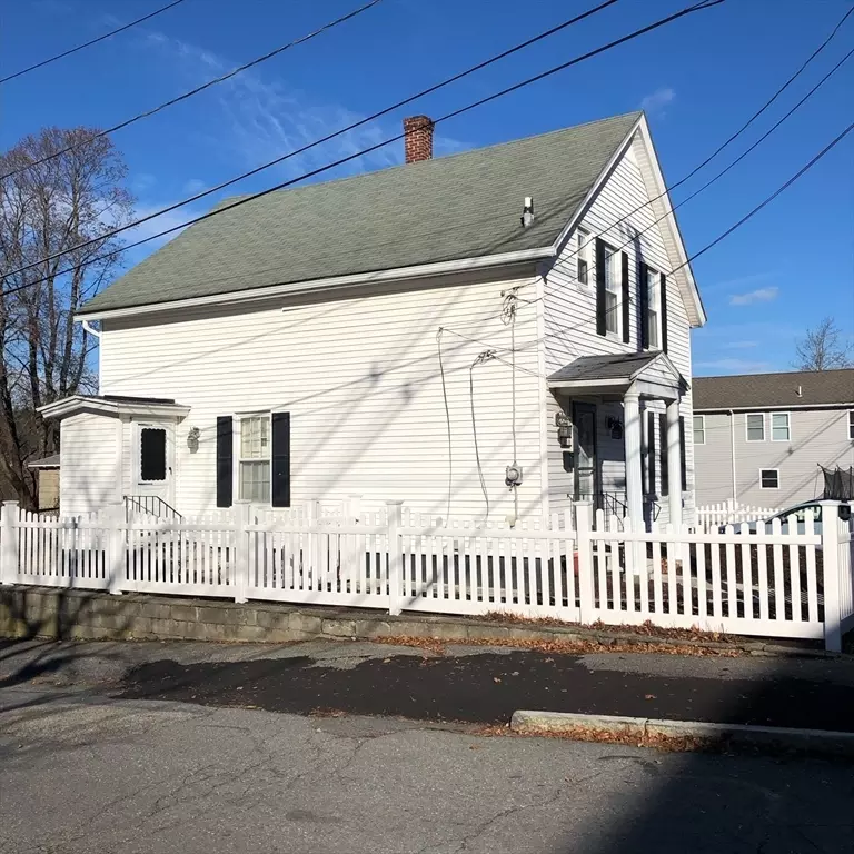 366 Main St, Clinton, MA 01510 | 31 Photos - Movoto