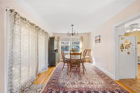 7 Wilbur Ave, Saugus, MA 01906 | 35 Photos - Movoto