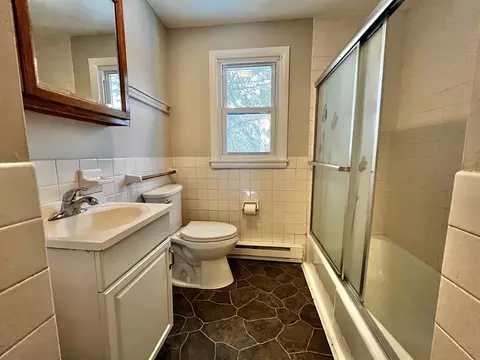 7 Decatur St # -9, Springfield, MA 01151 | 19 Photos - Movoto