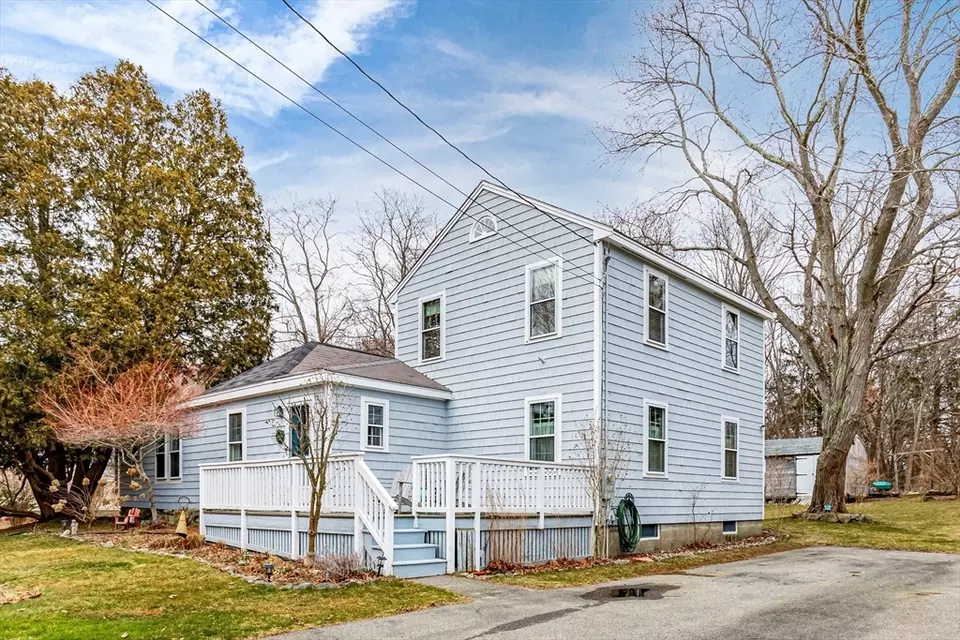 149 Wethersfield St, Rowley, MA 01969 | 33 Photos - Movoto