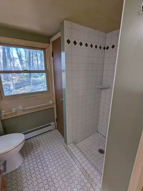 16 Highland St, Hamilton, MA 01982 | 24 Photos - Movoto