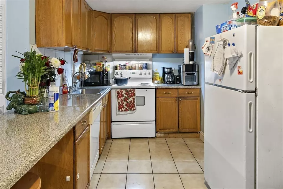 12 Woodland St #18, Everett, MA 02149 | 12 Photos - Movoto