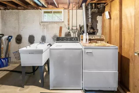 35 Nichols Ave, Avon, MA 02322 | 27 Photos - Movoto