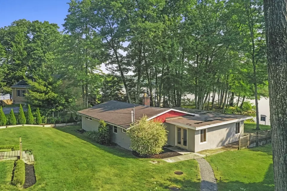 167 Townsend Harbor Rd, Lunenburg, MA 01462 | 42 Photos - Movoto