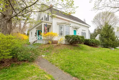 4 Cedarwood Ln, Rowley, MA 01969 - Movoto