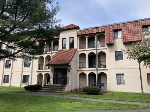 108 Oak Ln #8, Brockton, MA 02301 - Movoto