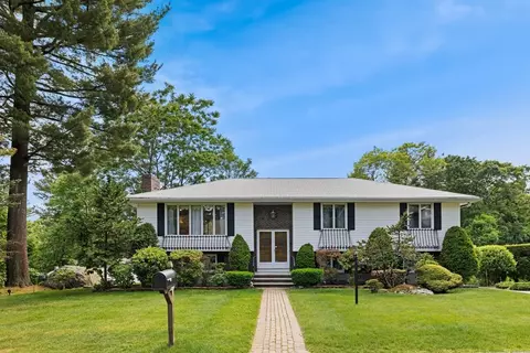 12 Pine Tree Dr, Saugus, MA 01906 - Movoto