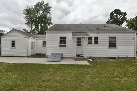 17 Old Brook Rd, Springfield, MA 01118 | 23 Photos - Movoto