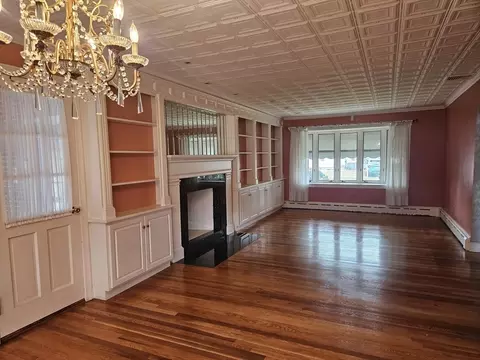 277 Beauchamp Ter, Chicopee, MA 01020 | 18 Photos - Movoto