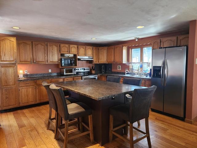 29 Albion St, Rockland, MA 02370 | MLS# 73337111 | 15 Photos - Movoto