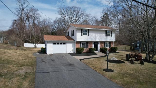 16 Michael Rd, Raynham, MA 02767 | MLS# 73348010 | 31 Photos - Movoto