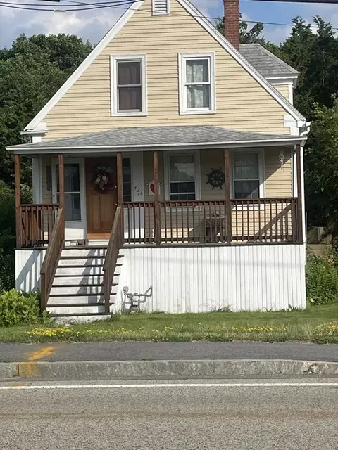 101 Rockland St, Hingham, MA 02043 | MLS# 73406184 | 38 Photos - Movoto