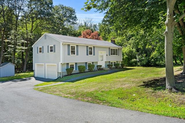 526 Maple St, Danvers, MA 01923 | MLS# 73408674 | 18 Photos - Movoto