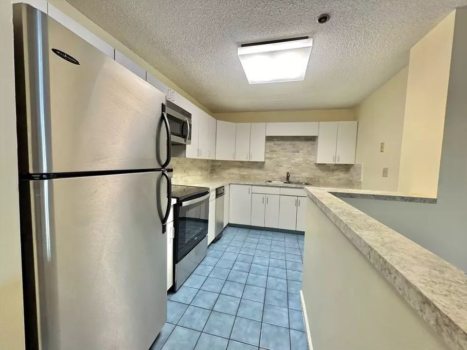 24 Corey St #101, Everett, MA 02149 | MLS# 73463081 | 32 Photos - Movoto