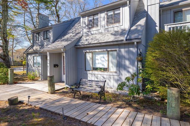 855 W Main St #11, Hyannis, MA 02601 | MLS# 22501978 | 25 Photos - Movoto