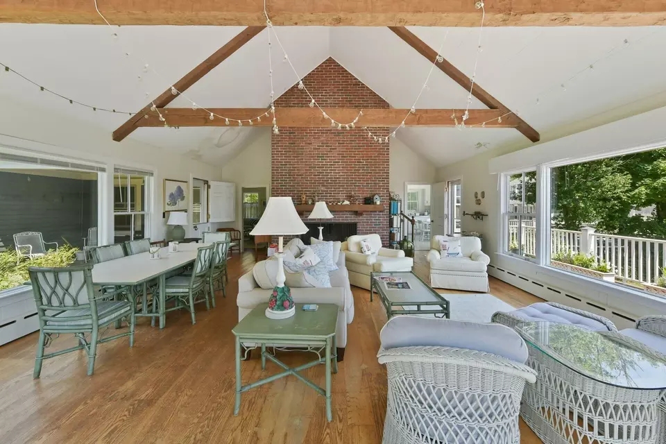 916 Main St, Cotuit, MA 02635 | MLS# 22504293 | 22 Photos - Movoto