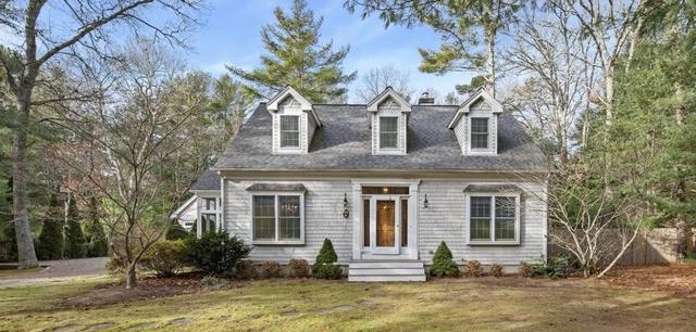 602 Putnam Ave, Cotuit, MA 02635 | MLS# 22600364 | 33 Photos - Movoto