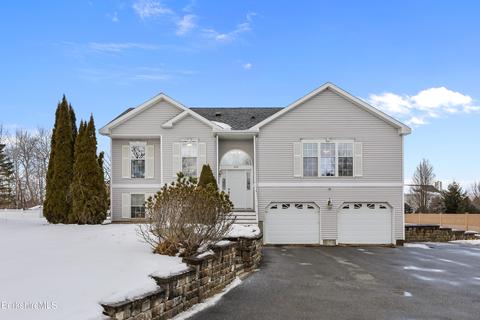 575 Benedict Rd, Pittsfield, MA 01201 | 34 Photos | MLS #239710 - Movoto