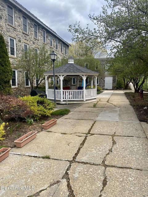 488 E Housatonic 15 St #15, Dalton, MA 01226 | 33 Photos - Movoto