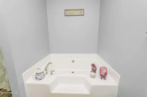 123 Davis Mine Rd, Rowe, MA 01367 | 29 Photos - Movoto