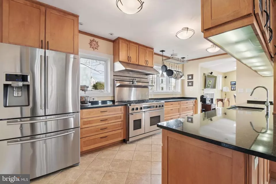 3906 Yuma St NW, Washington, DC 20016 | 10 Photos - Movoto