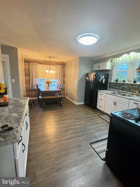 11109 Hopkins St, Ellerslie, MD 21529 | 15 Photos - Movoto
