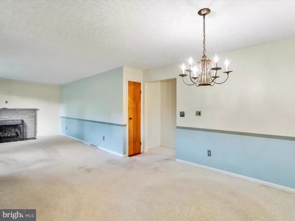 807 Valley View Dr, La Vale, MD 21502 | 35 Photos - Movoto