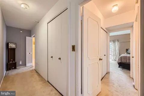 3601 Clarks Ln #412, Baltimore, MD 21215 | 14 Photos - Movoto