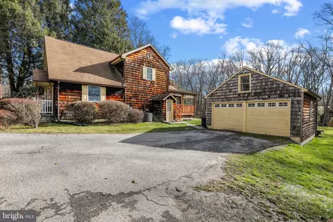 2825 Paper Mill Rd, Phoenix, MD 21131 | 39 Photos - Movoto