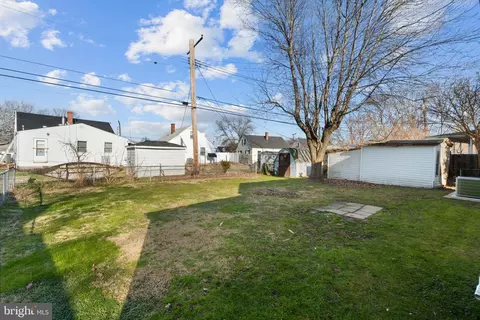 8220 Watersedge Rd, Dundalk, MD 21222 | 25 Photos - Movoto