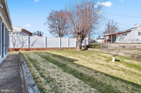 8403 Kings Ridge Rd, Parkville, MD 21234 | 37 Photos - Movoto