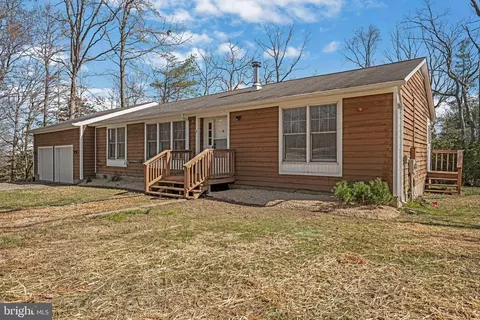 525 Clubhouse Dr, Lusby, MD 20657 | 48 Photos - Movoto