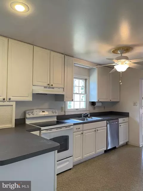 14110 Robey Dr, Hughesville, MD 20637 | 21 Photos - Movoto