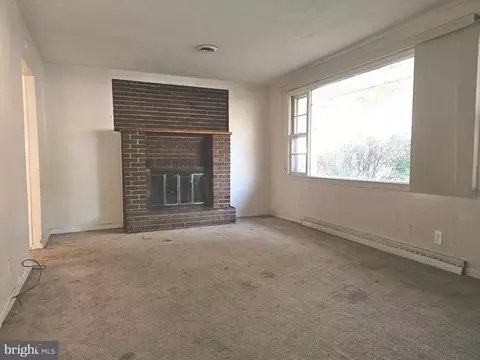 7255 Benedict Ave, Benedict, MD 20612 | 16 Photos - Movoto