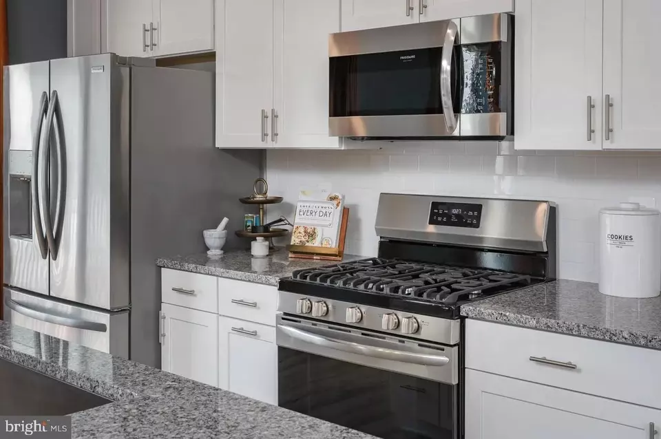 10815 Cosmic Pl, Waldorf, MD 20603 | MLS# MDCH2044386 | 14 Photos - Movoto