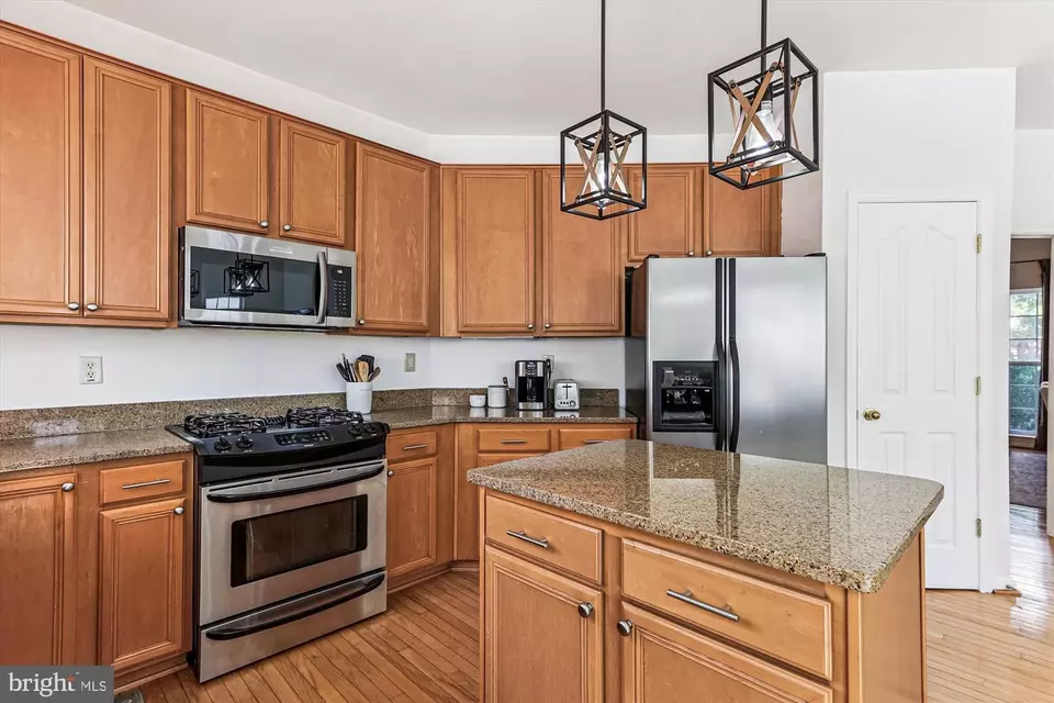 10001 Ethridge Dr, Waldorf, MD 20603 | 61 Photos - Movoto