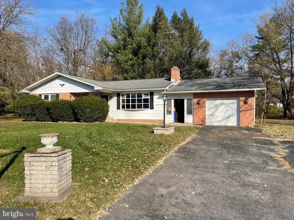 101 Locust Dr, Thurmont, MD 21788 | 26 Photos - Movoto