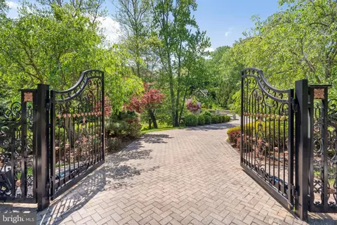 11824 Centurion Way, Potomac, MD 20854 | 108 Photos - Movoto