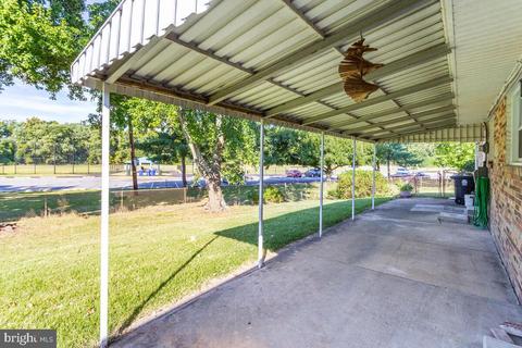 5515 Temple Hill Rd, Temple Hills, MD 20748 | 46 Photos - Movoto