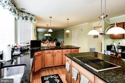 8015 Wingate Dr, Glenn Dale, MD 20769 | 81 Photos - Movoto