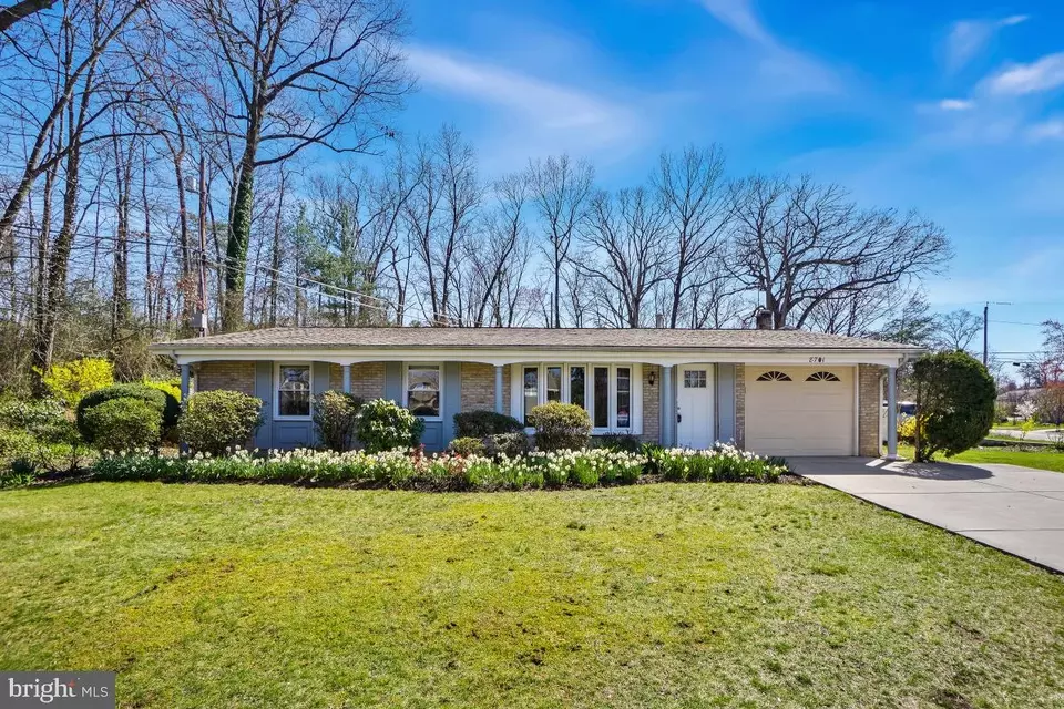 8701 Briarcroft Ln, Laurel, MD 20708 | 37 Photos - Movoto