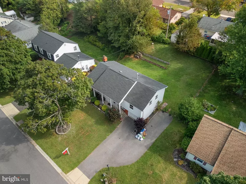 1305 Pennington Ln, Bowie, MD 20716 | MLS# MDPG2181624 | 25 Photos - Movoto