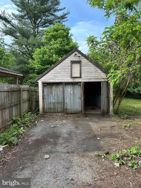 17527 Virginia Ave, Hagerstown, MD 21740 | 17 Photos - Movoto