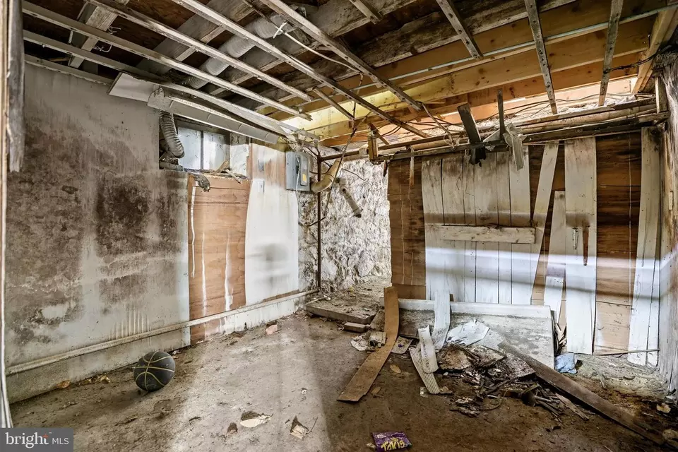 44 Water St, Hagerstown, MD 21740 | MLS# MDWA2031494 | 25 Photos - Movoto
