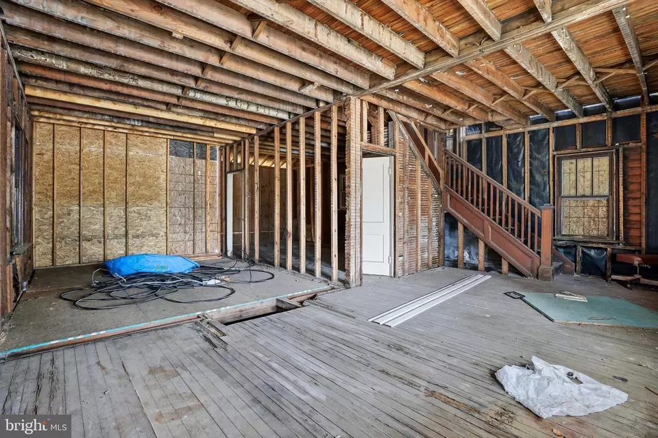 44 Water St, Hagerstown, MD 21740 | MLS# MDWA2031494 | 25 Photos - Movoto