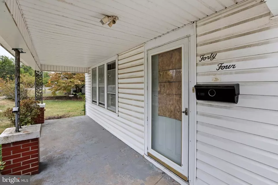 44 Water St, Hagerstown, MD 21740 | MLS# MDWA2031494 | 25 Photos - Movoto