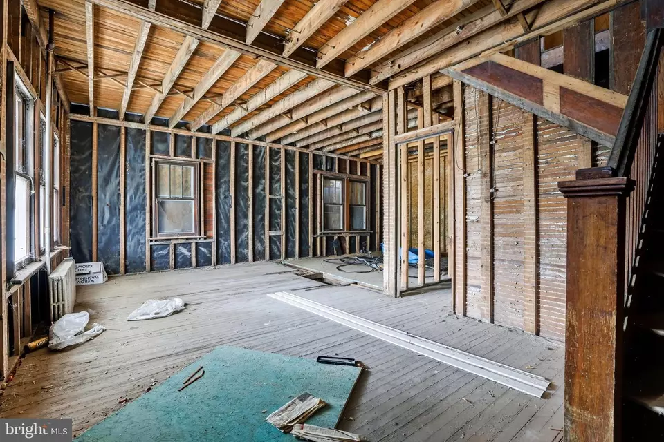 44 Water St, Hagerstown, MD 21740 | MLS# MDWA2031494 | 25 Photos - Movoto